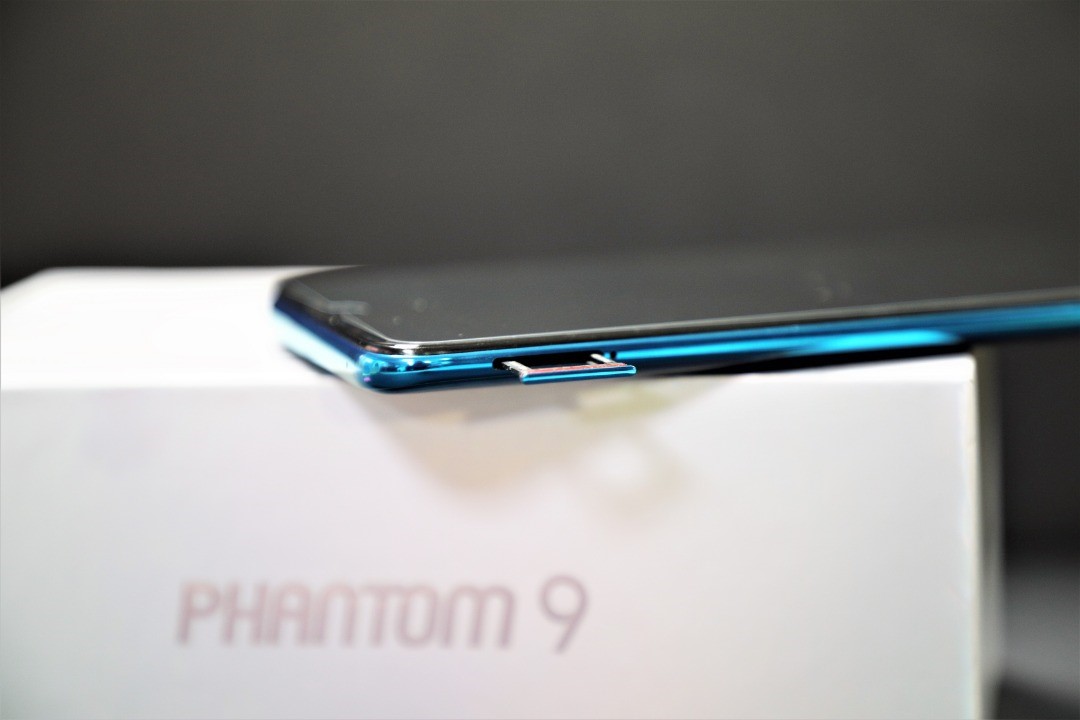 Check out TECNO Phantom 9 Unboxing [Video and Pictures]